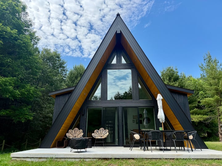 Black Swan A-frame In Dells. New Build! - Wisconsin Dells, WI