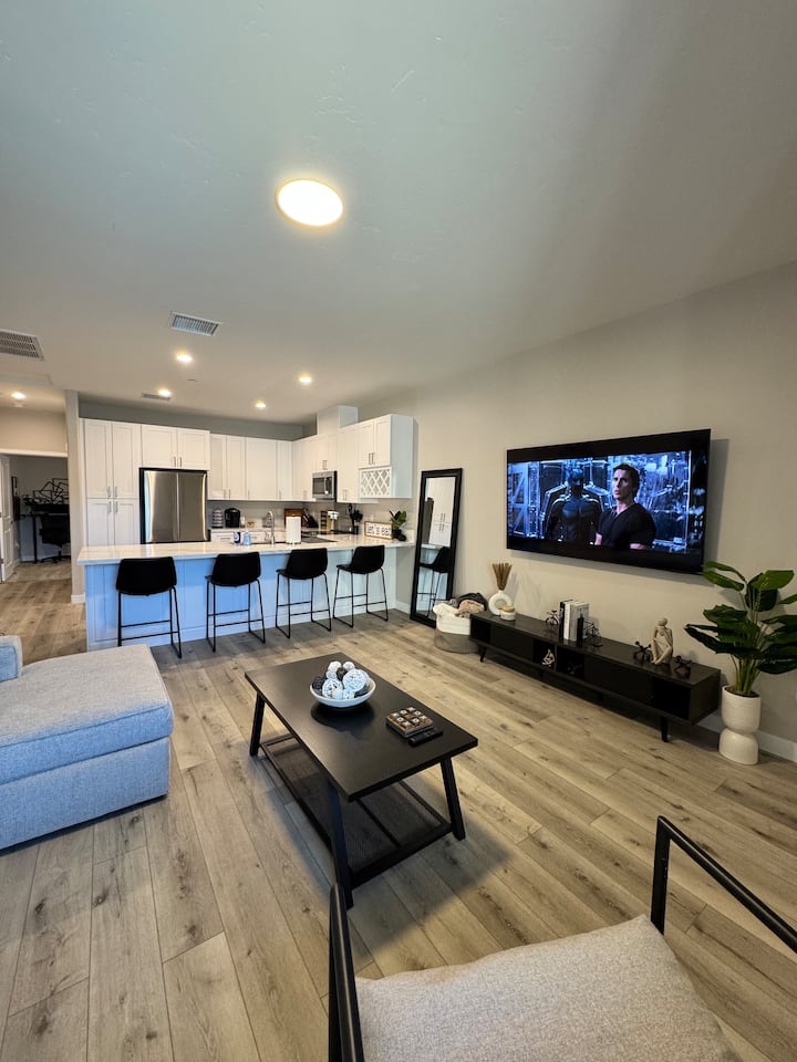 Modern River Retreat W/boat & Rv Garage #2 - Lake Havasu City, AZ