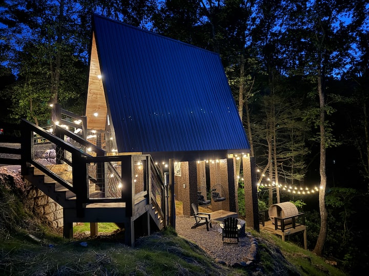 Treehouse A-frame, Sauna, Hot Tub, Fire Pit - Tennessee