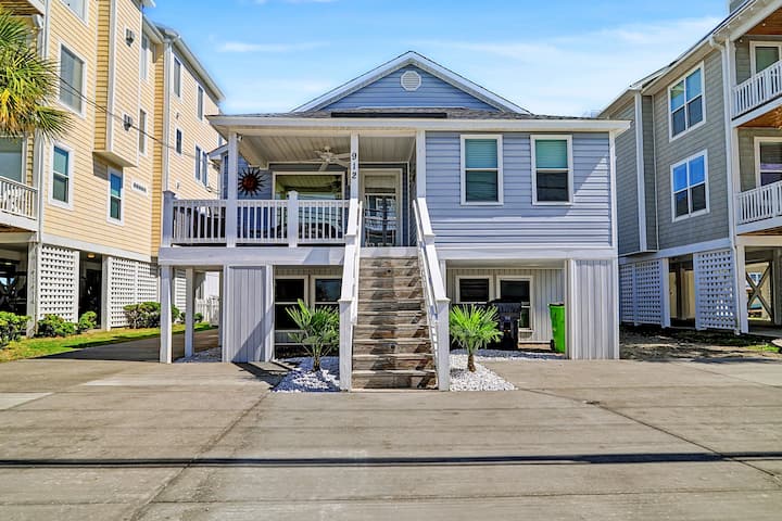 One Block F/ Beach - Ricky’s Beach Retreat! - Carolina Beach, NC