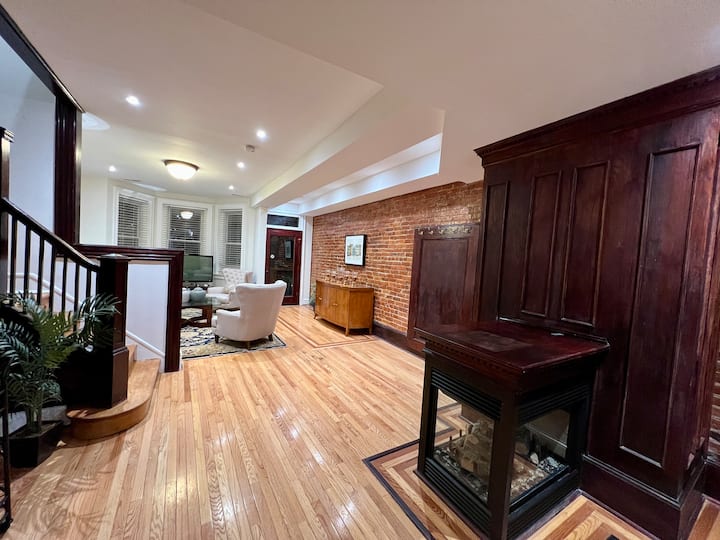Stylish Ledroit Park Row Home - Washington, DC