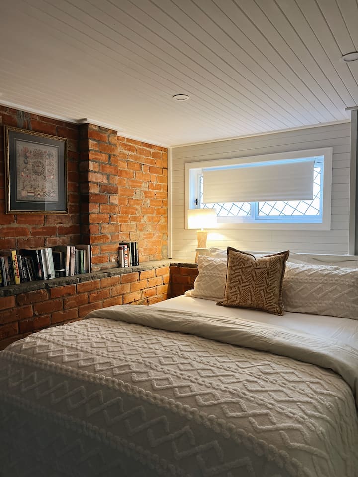 The Albury Edit - Albury
