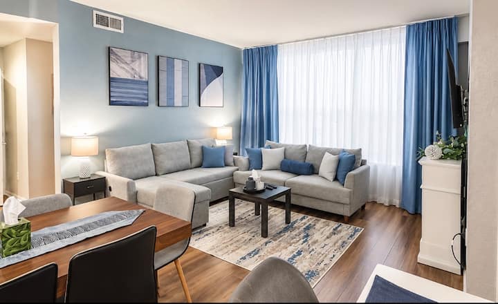 Clean & Spacious Marina 2br W/parking - Rustic Canyon - Los Angeles