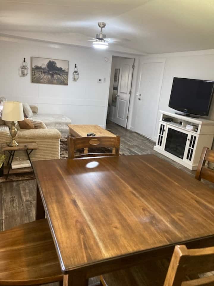 Clean Cozy Convenient - Crestview, FL
