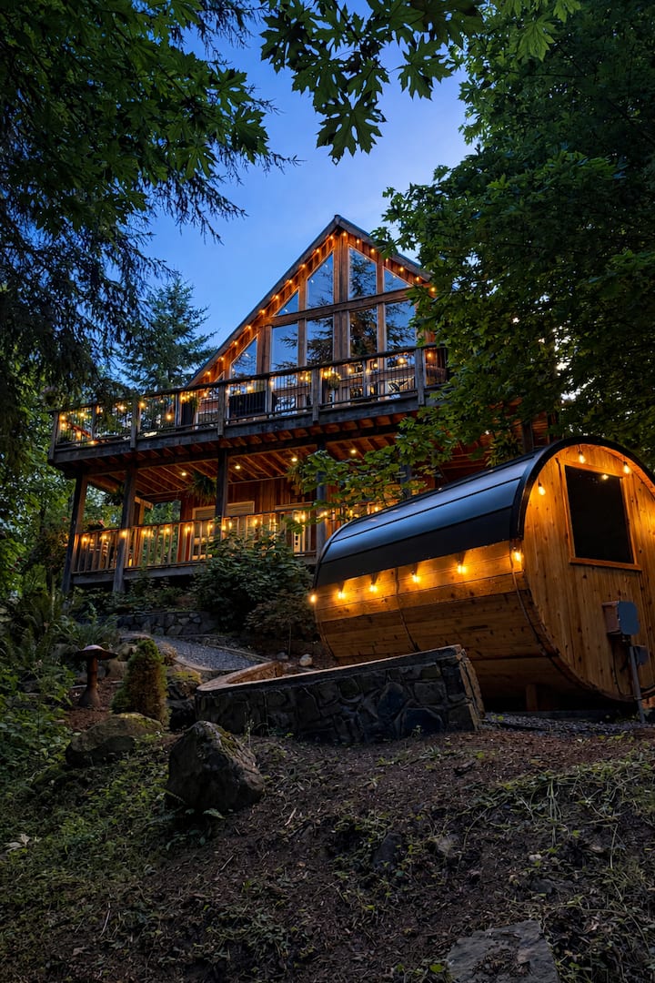 Rocky Creek Retreat W/ Private Sauna - Sooke