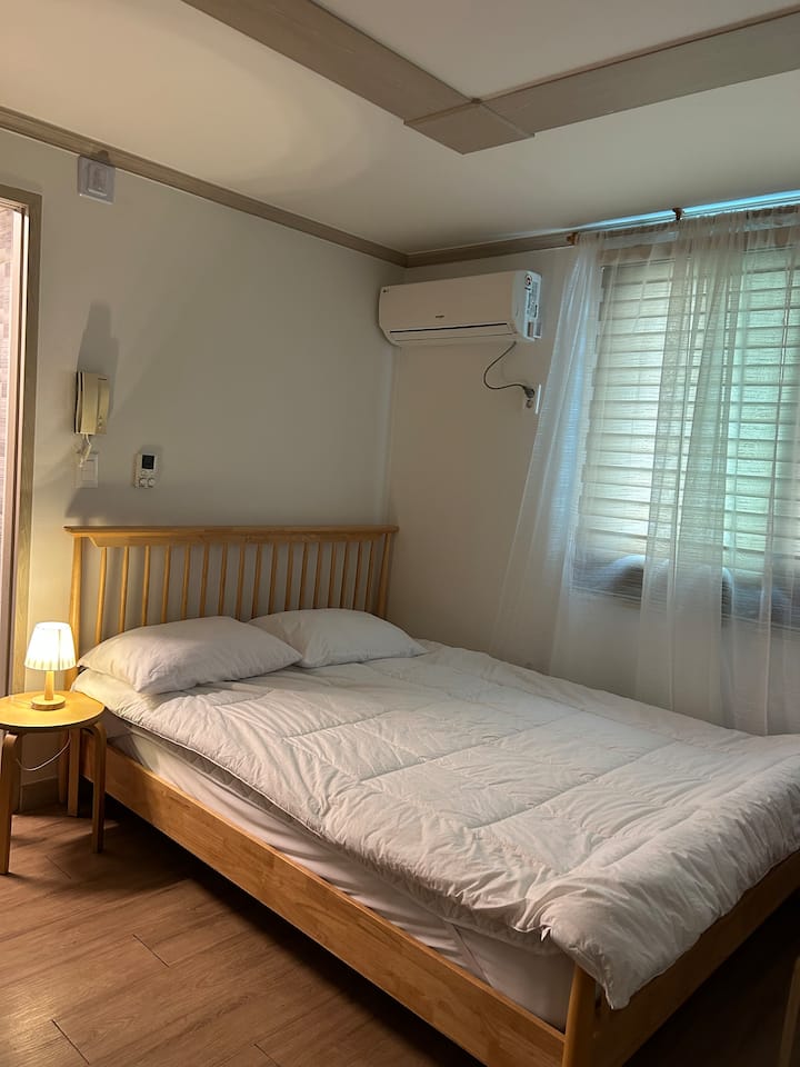 307호/황리단길터미널도보5분/ 비대면첵인/ 건물무료주차/엘베/짐맡김/유듑넷플/마트도보3분 - Gyeongju-si