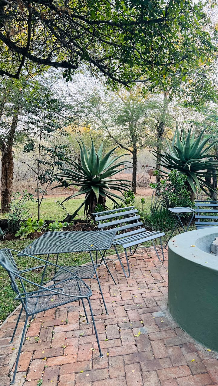 Bosrus Nature Stays Room 2 - Hoedspruit