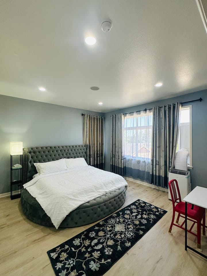 Cozy Home Near City Centre - Renton, WA