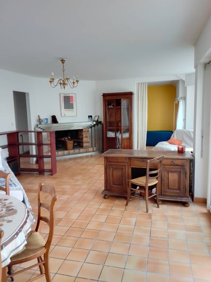 R-d-c D'un Pavillon & Jardin. - Bourges