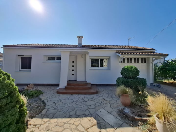 Villa De Charme Rénovée, Jardin - Creissan