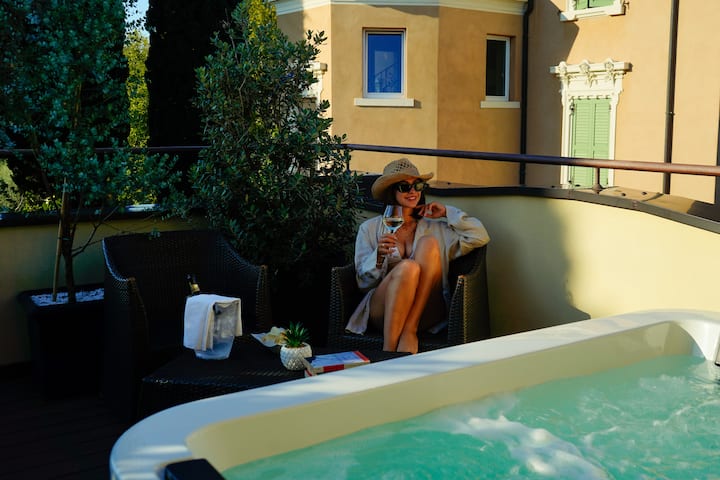 Wellness Suite Con Vasca Idromassaggio - Sirmione