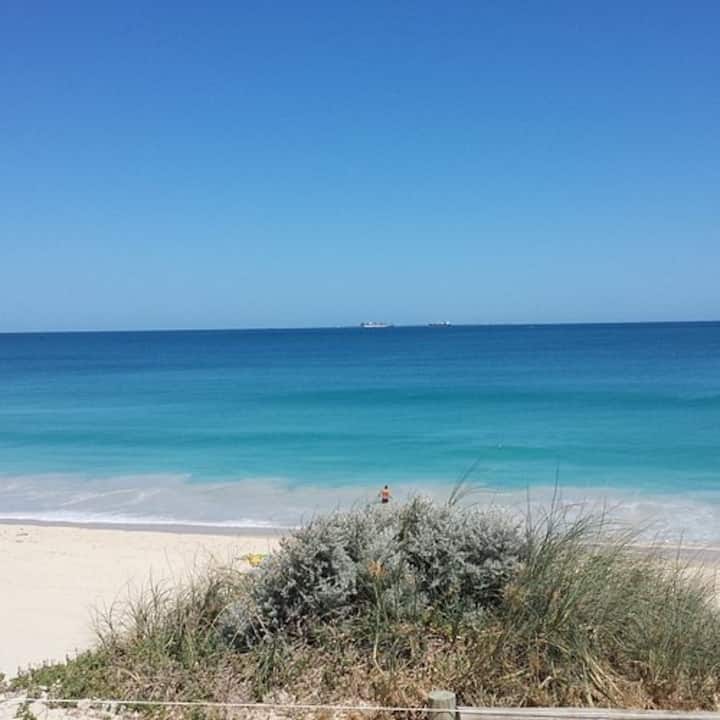 The Beach House In City Beach - Australia