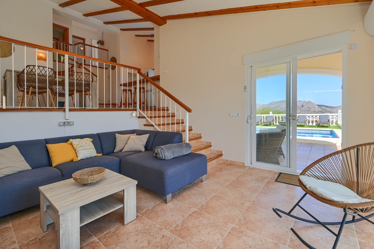 Villa Arenja with private pool, 12 people - Villas for Rent in Muntanya ...
