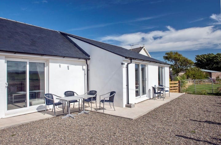 4* Single Storey Farm Cottage, Isle Of Man - Isle of Man