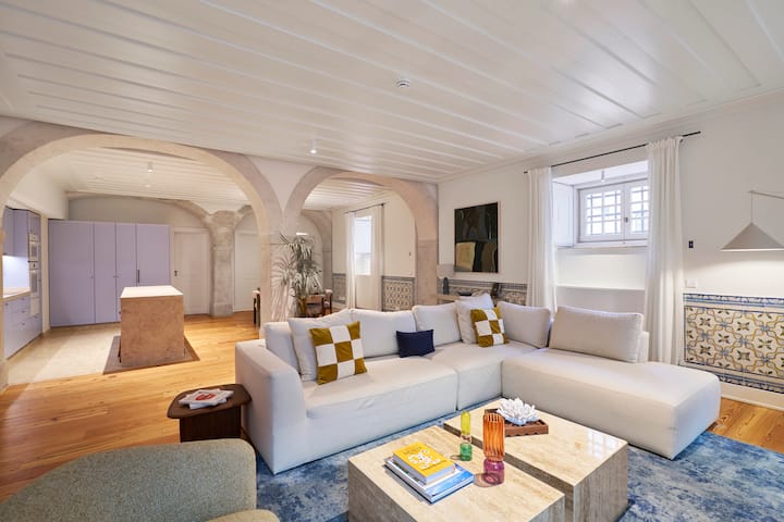 Bright & Stylish Alfama/2 Bedrooms & 2 Bathrooms - Lisbon