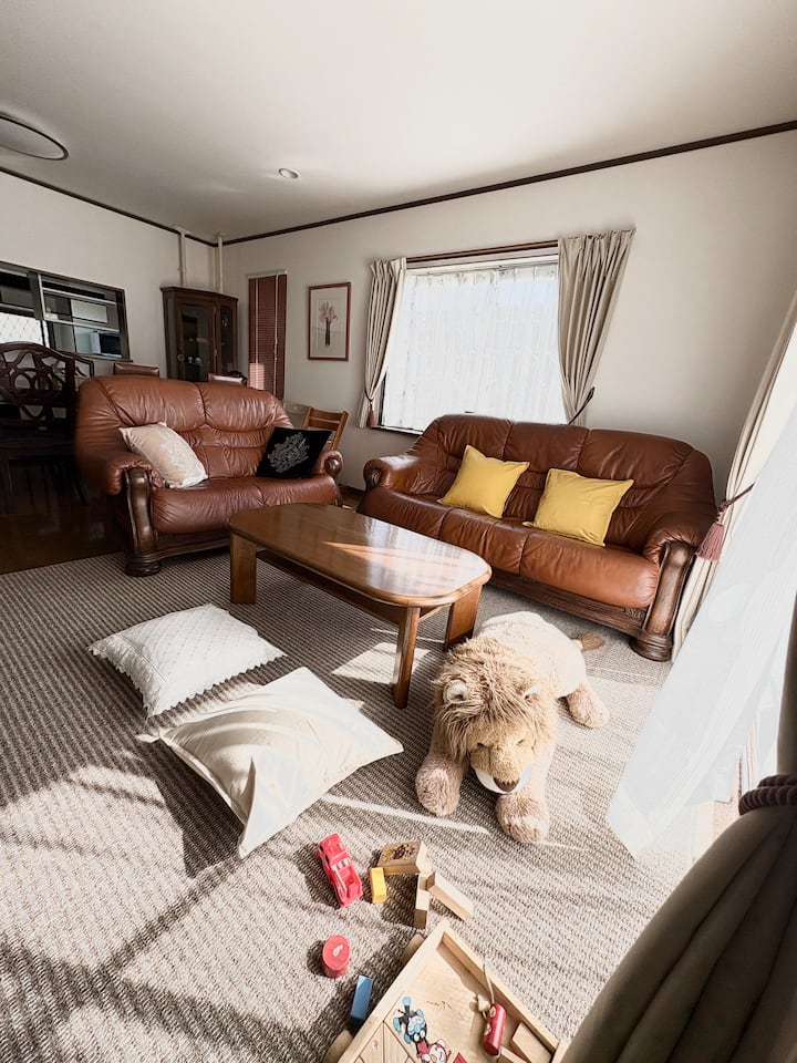 大家族もゆったり　リニモ駅徒歩圏内　駐車場2台貸し切り一軒家　定員11人寛ぎの家 - Nagakute