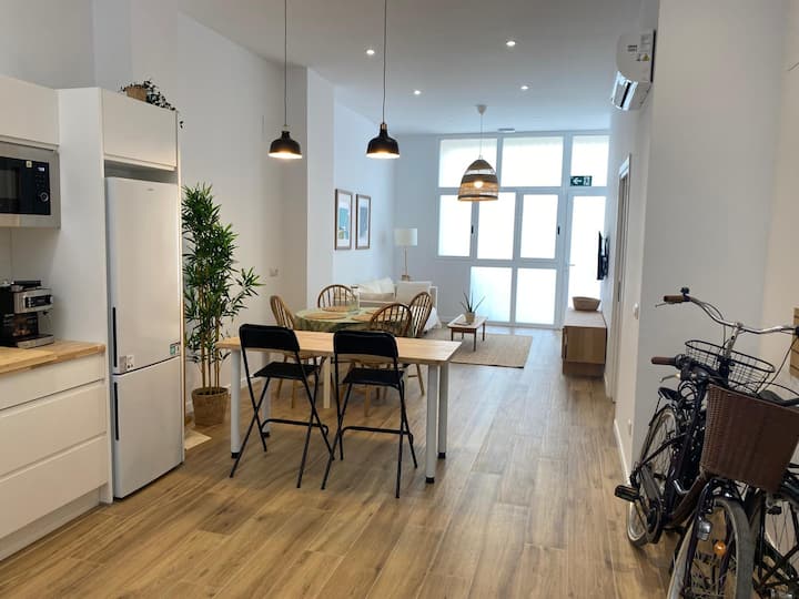 1. Amplia Y Exclusiva Vivienda Con Terraza - Valencia
