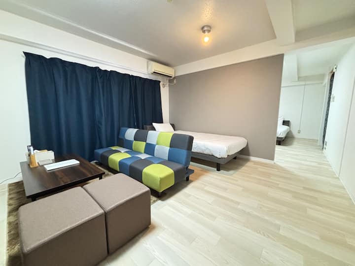 【最大6名まで宿泊可能！南海難波駅まで徒歩8分】ベッド6台、フロトイレ2個、人気エリアの好立地502 - Osaka