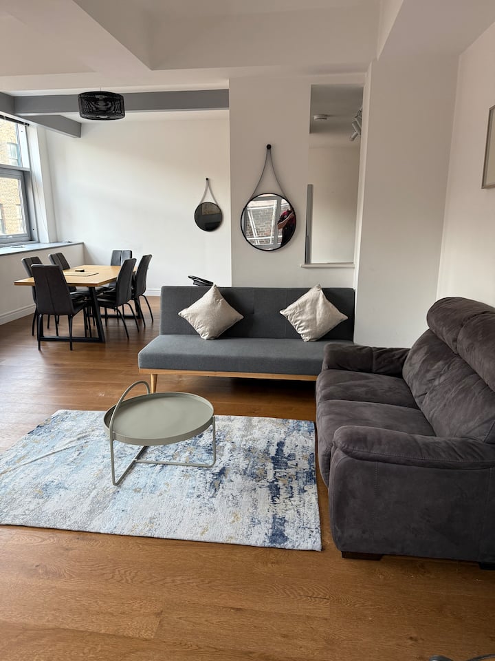 Large Apartment, City Centre! - Manchester