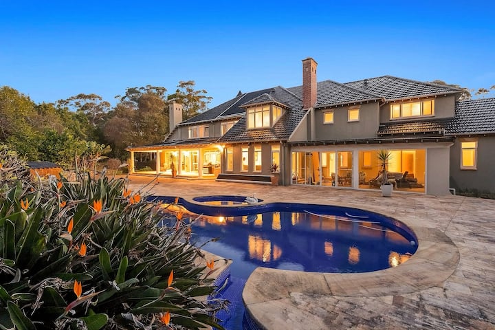 Spacious 9-bedroom Dural Estate With Private Pool - Blue Mountains