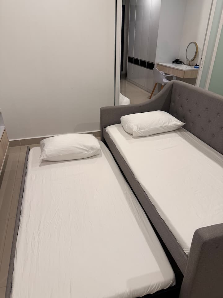 Coco Homes Seaview 4 Pax @ The Shore A1015 - Kota Kinabalu