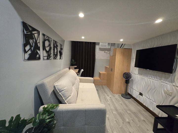 Modern Loft Near Airport +Netflx - Parañaque