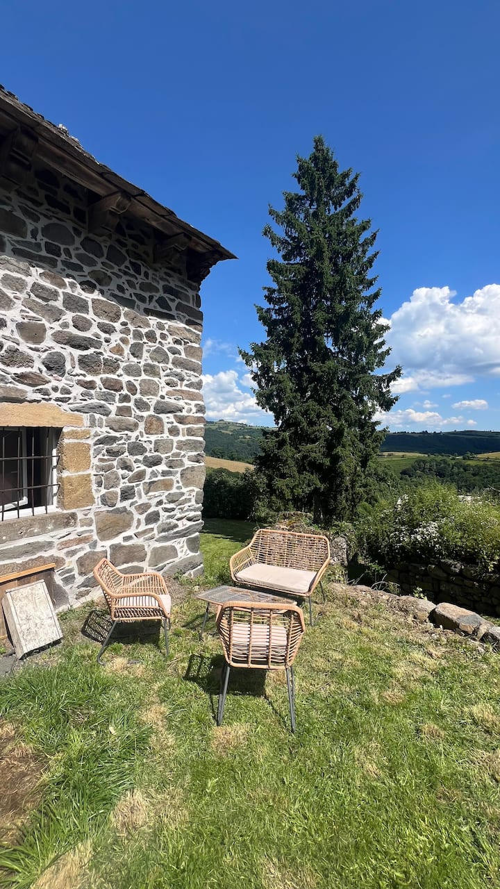 Grand Gîte Au Coeur De L'aubrac : Nature, Détente - Saint-Geniez-d'Olt