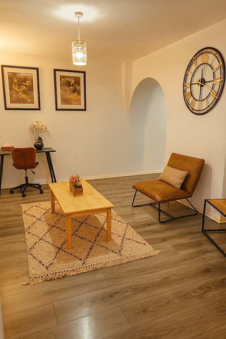 The Airport Airbnb - Gardens | Wifi - Knutsford