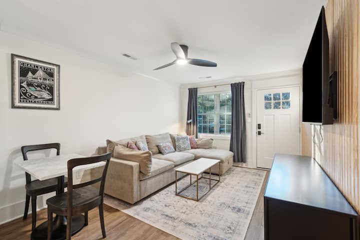Chic & Cozy Modern Apartment - Charleston, SC