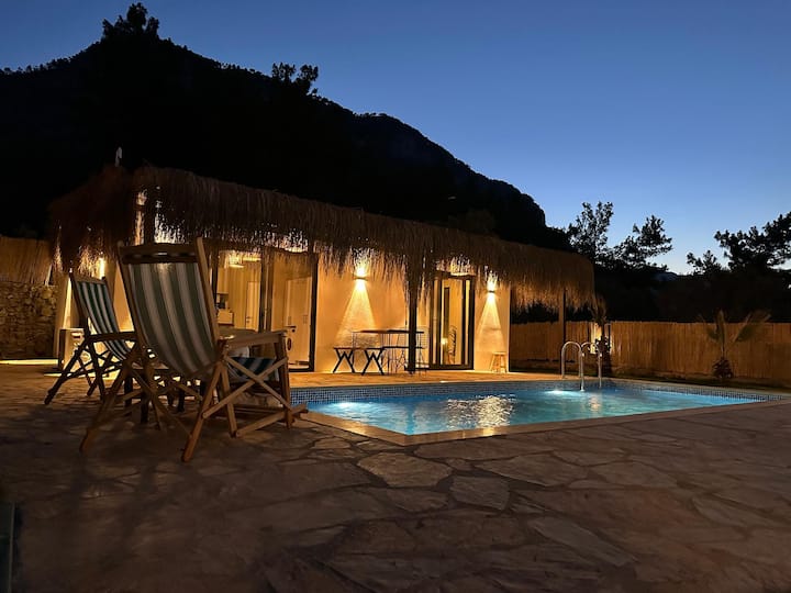 Akyaka’da Doğa Manzaralı Villa - Çamlı