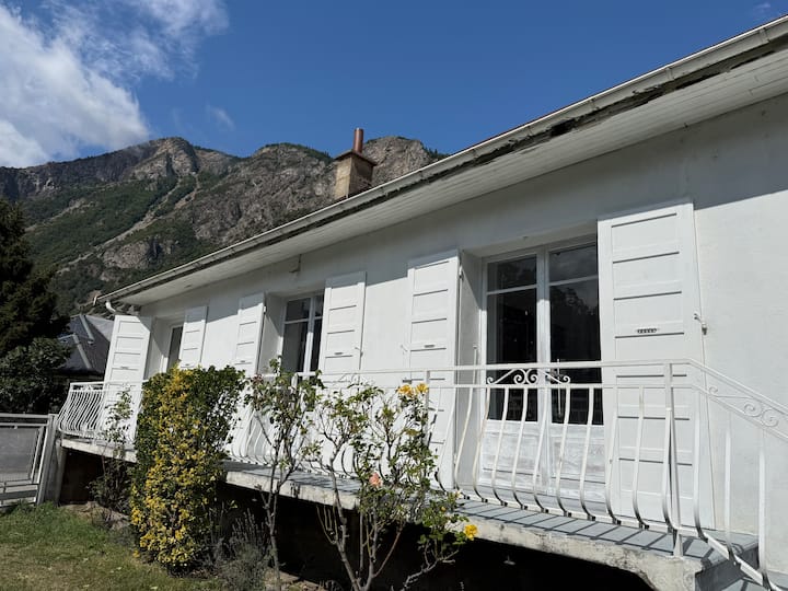 La Maison Victorine - Ancien Café De Village - Montricher-Albanne