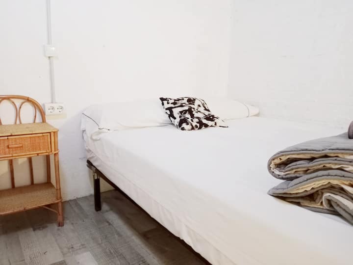 Habitación Disfruta De Barcelona 4 Personas - L'Hospitalet de Llobregat