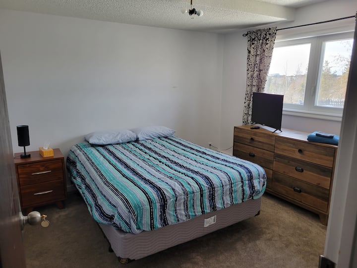 Great Down Town Location. - Yellowknife