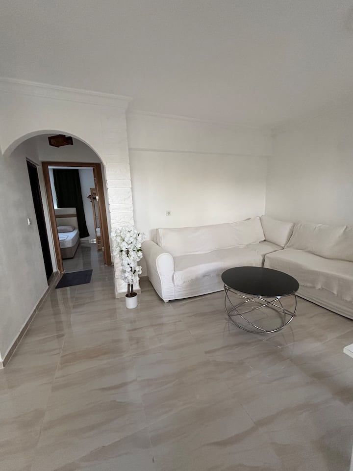 Havuzlu 1+1 Daire - Marmaris