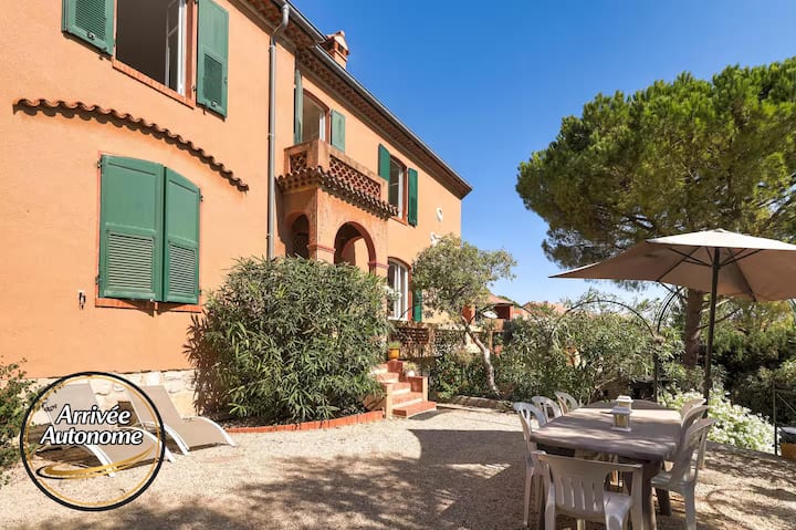 Libération Rez-de-jardin Dans Villa 2 Terrasses - Saint-Jean-Cap-Ferrat