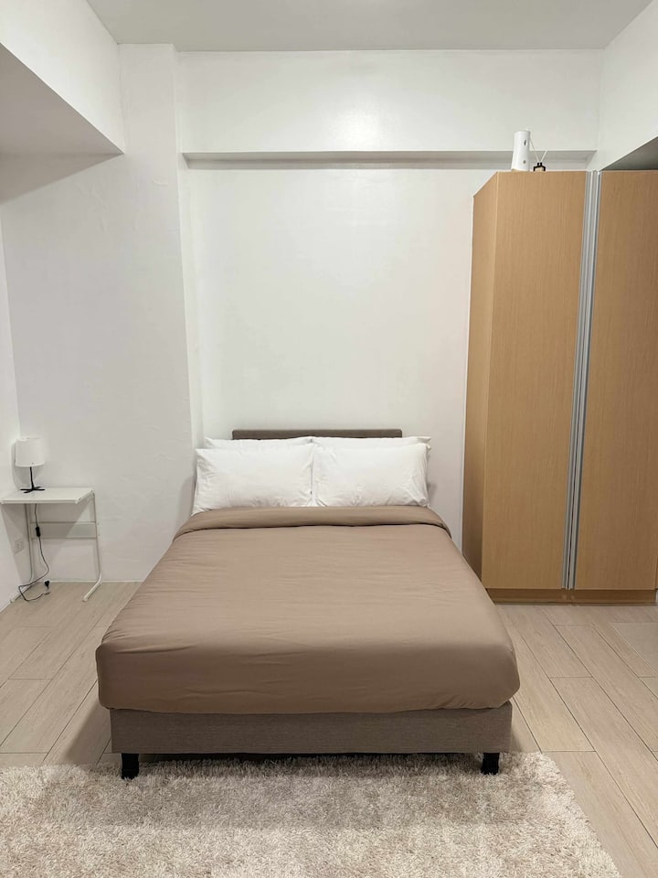 Airport Condotel (81 Newport | 5 Mins Walk) - Taguig