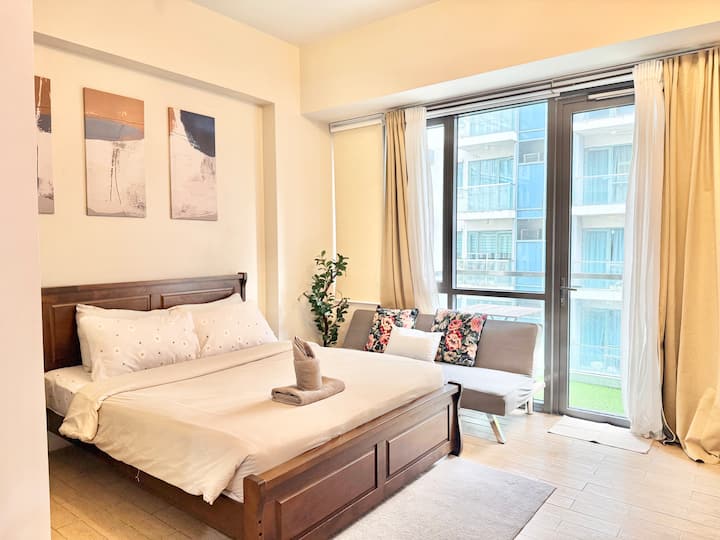 C1-6m| Homey Studio Balcony Across Naia Terminal 3 - Ninoy Aquino Airport (MNL)