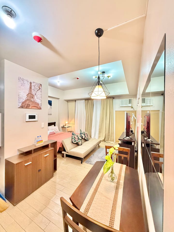 Walking Distance To Naia T3 | Studio With Balcony - Pasay
