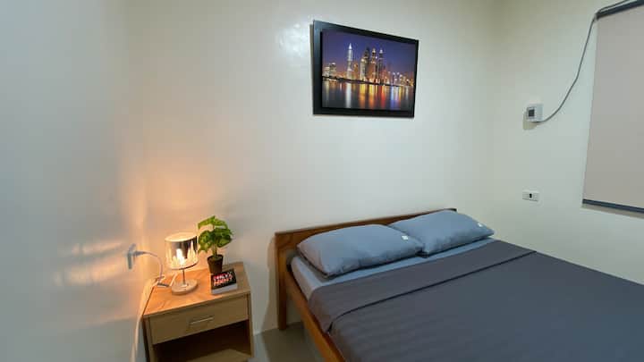 2br W/ Ac, Netflix, Wifi, Hot Shower, Parking - General Santos City
