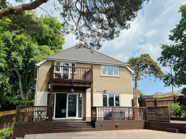 3-bed Detached House Bournemouth - Bournemouth