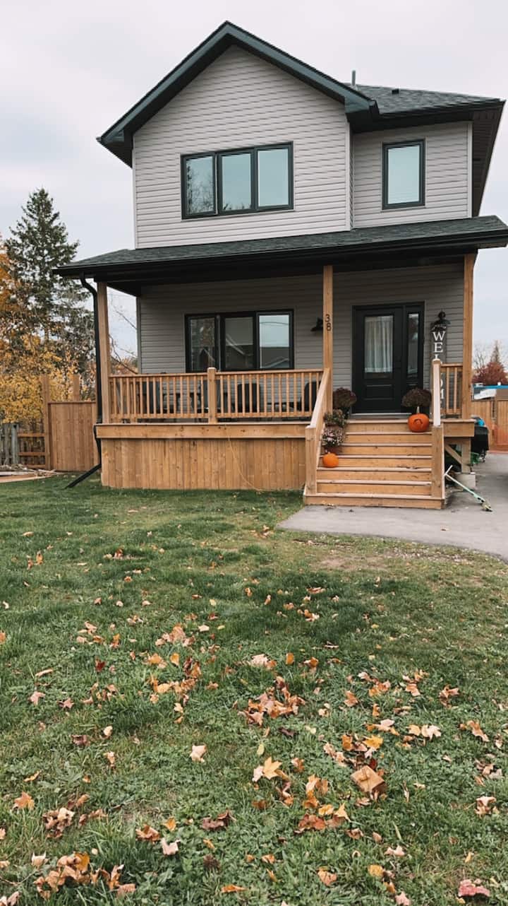Penetang Guest House - Midland