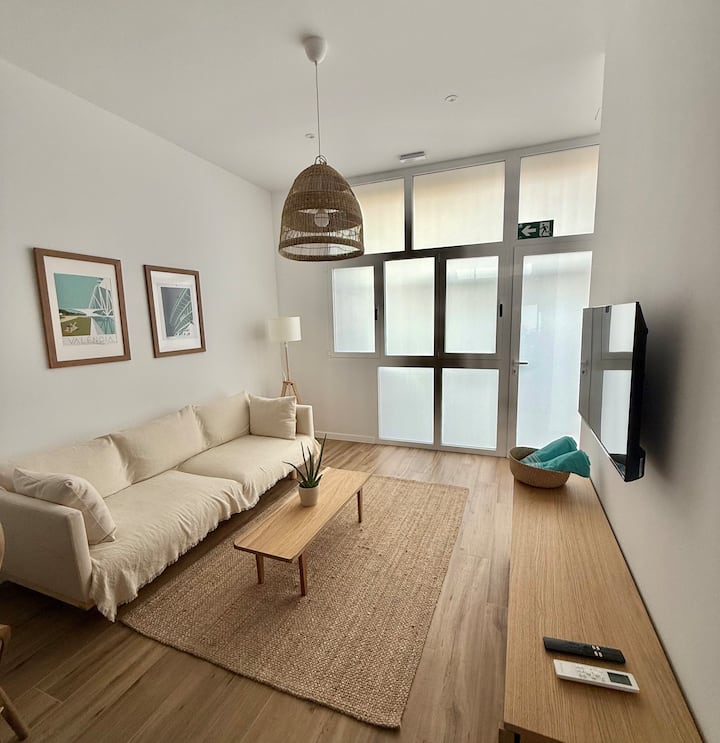 Amplia Y Exclusiva Vivienda Con Terraza - Valencia