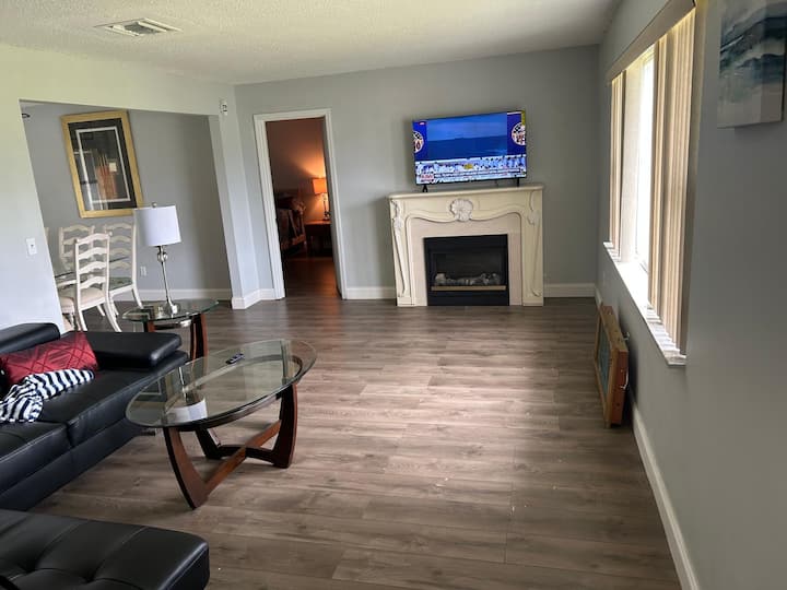 Welcome To This Large Beautiful 3-bedroom, 2-bath - Port St. Lucie, FL