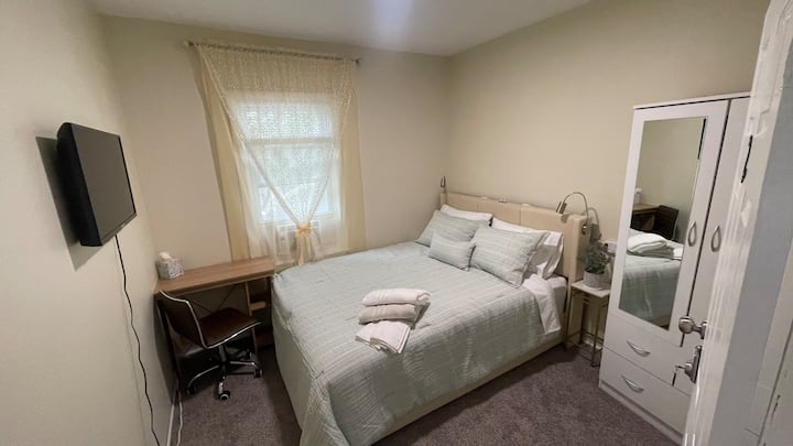Room In Worcester - Shrewsbury, MA