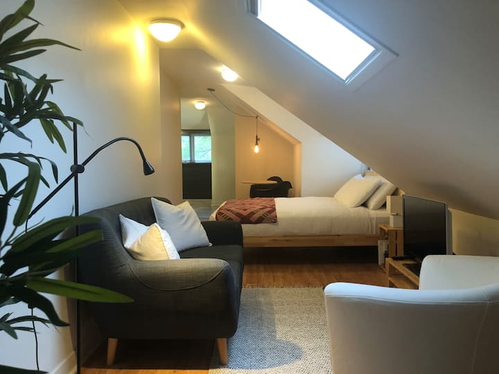 Repaire Dans Les Combles. - Quebec City