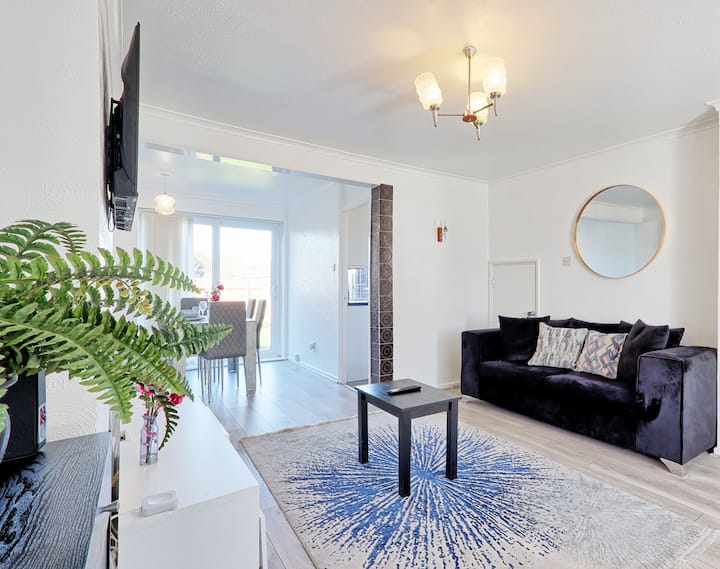 Stylish & Serene 2br Terrace In Basildon - Basildon