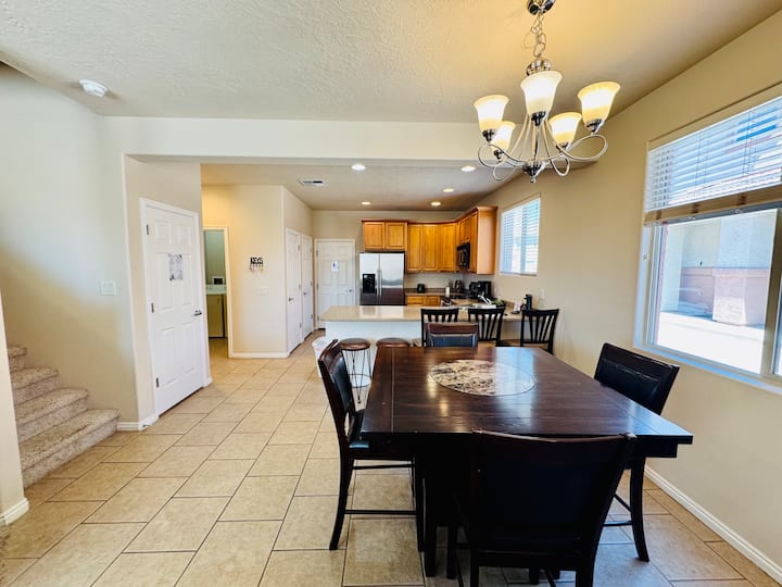 Palm Paradise | 2 Queen Suites, Garage & Perks - Mesquite, NV