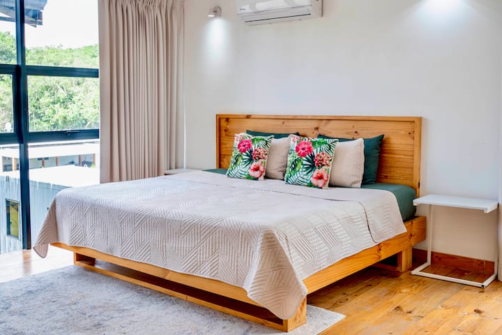 Walk-to-beach Condo With Pool - Jaco