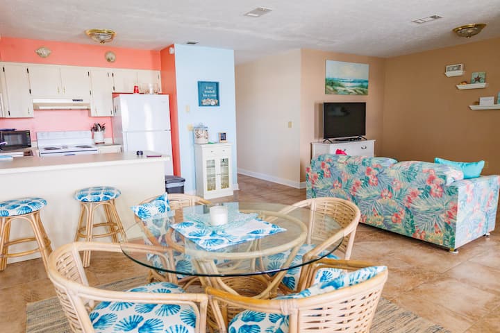 Family-friendly 2bd+2ba Condo | Pool, Beach Access - Panama City Beach, FL