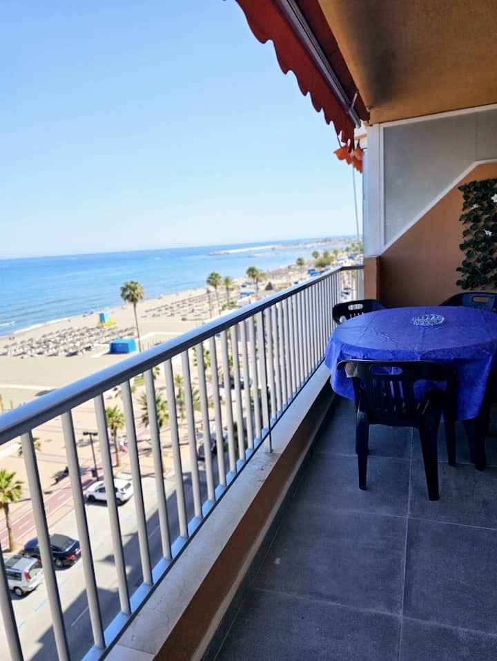 Stylish Beachfront Escape - Fuengirola